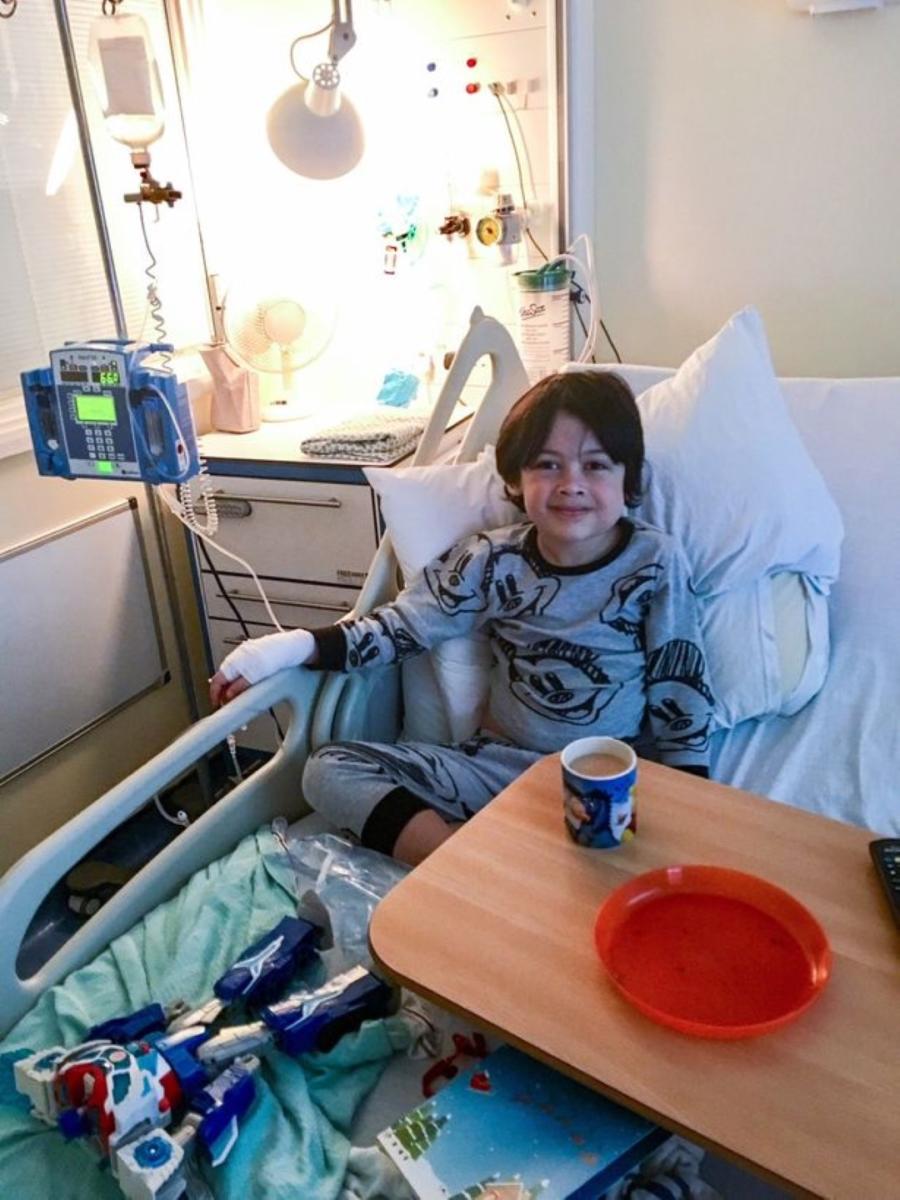 Pensaban que tenía paperas pero este niño de 6 años tenía cáncer y le ...